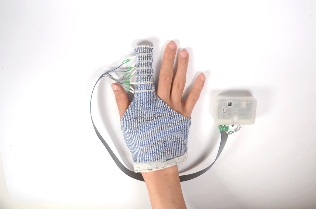 US researchers build knitted robotic textile for hand oedema patients ... US researchers build knitted robotic textile for hand oedema patients ...