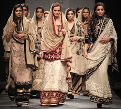 India : Awadh nawabi culture inspires Vineet Bahl line at WLFW ...