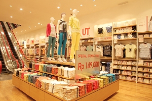 Indonesia : Uniqlo opens first full product line store in Indonesia ...